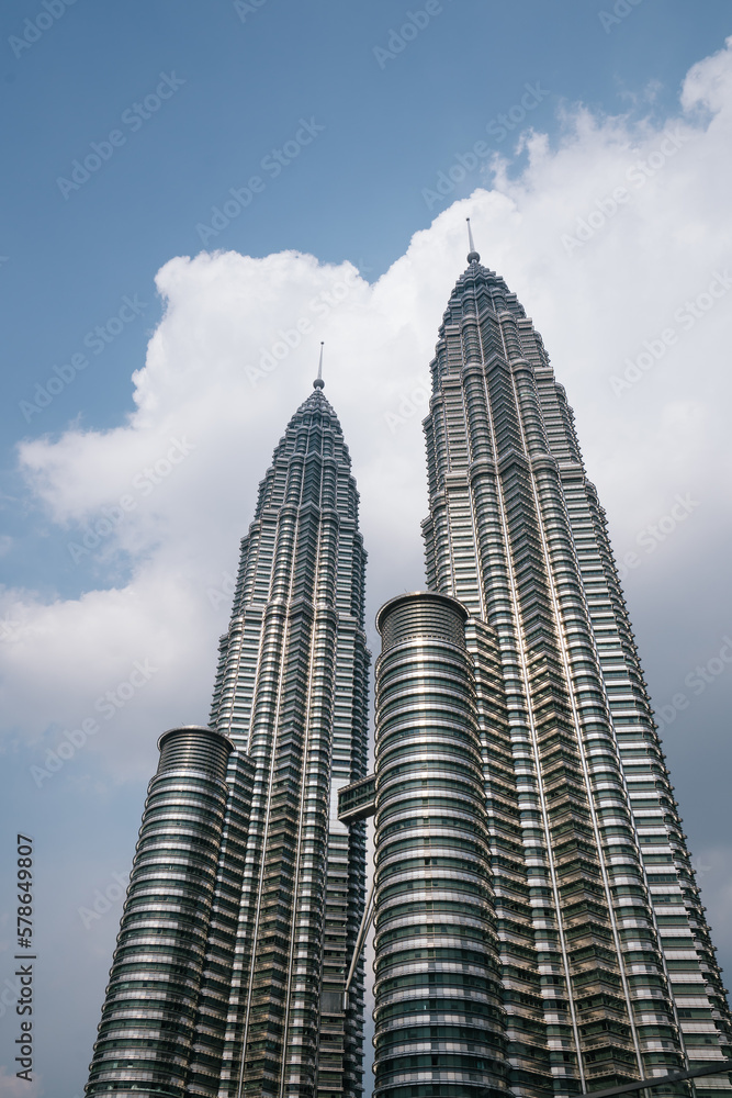 Foto Stock KUALA LUMPUR, MALAYSIA - JUL 28, 2019: KLCC twin tower ...