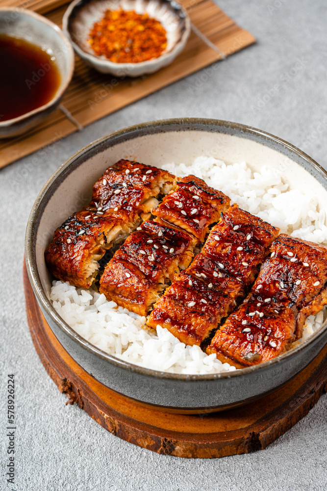 Unagi donburi It consists of a donburi type large bowl filled with ...