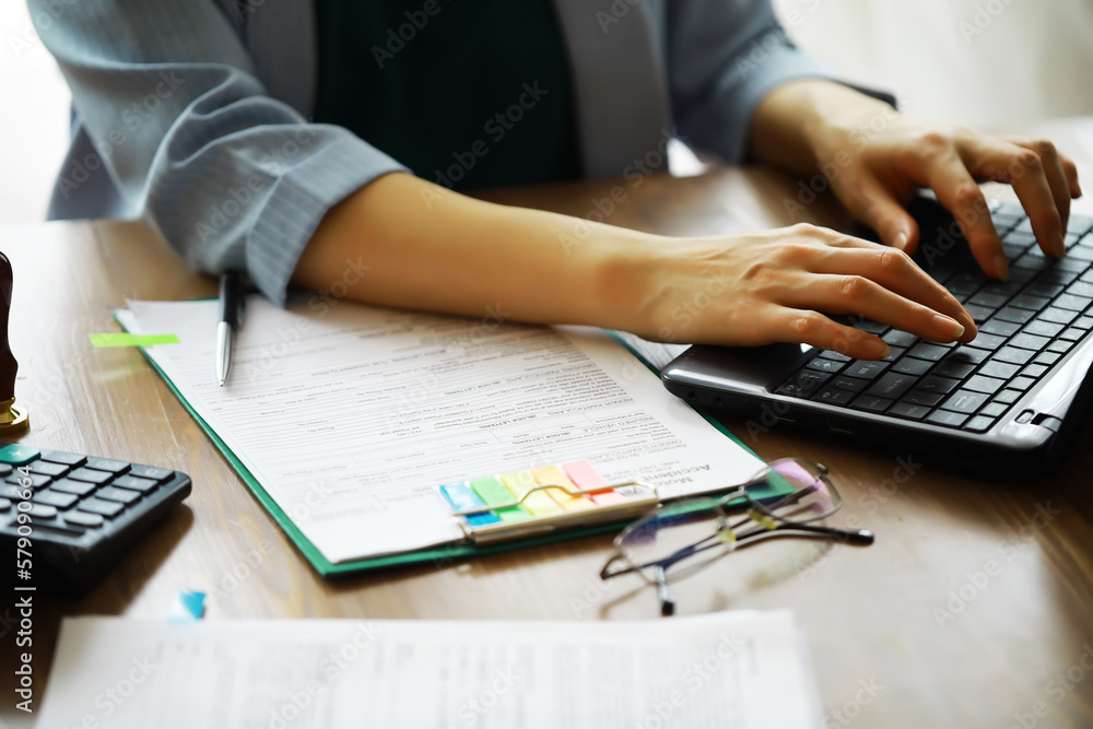 Start up learning for Document report business note in meeting room ...