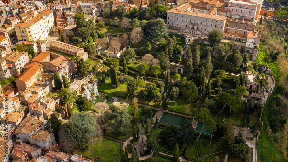Foto de Aerial view of the Villa d'Este in Tivoli, near Rome, Italy. It ...