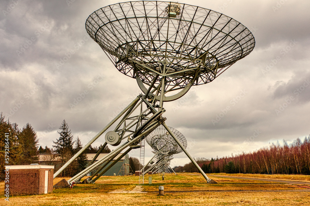 he Westerbork Synthesis Radio Telescope (WSRT) is an aperture synthesis interferometer built on ...