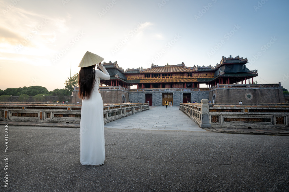 Ngo Mon gate, Hue City, Vietnam - Ngo Mon gate (noon Gate) is the main ...