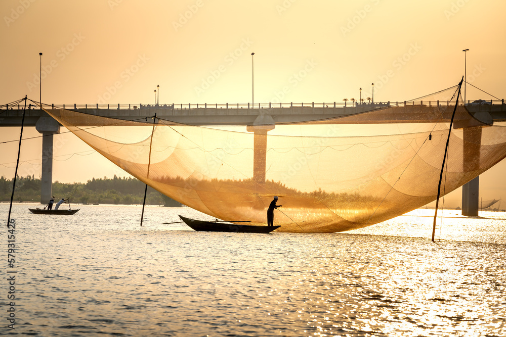 Catch fish Cua Dai, a cultural characteristic of the Thu Bon water area ...