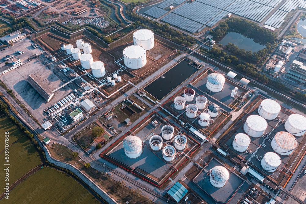 Foto de Thailand oil refinery production at industrial estate Thailand ...