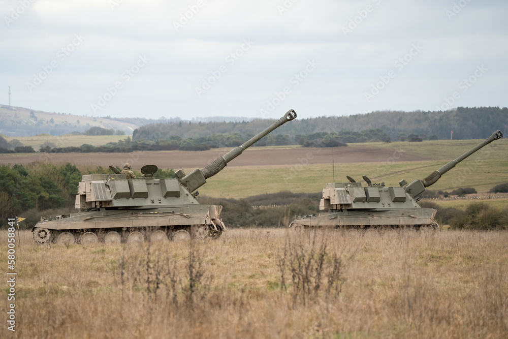 Two British army military AS90 (AS-90 Braveheart Gun Equipment 155mm ...