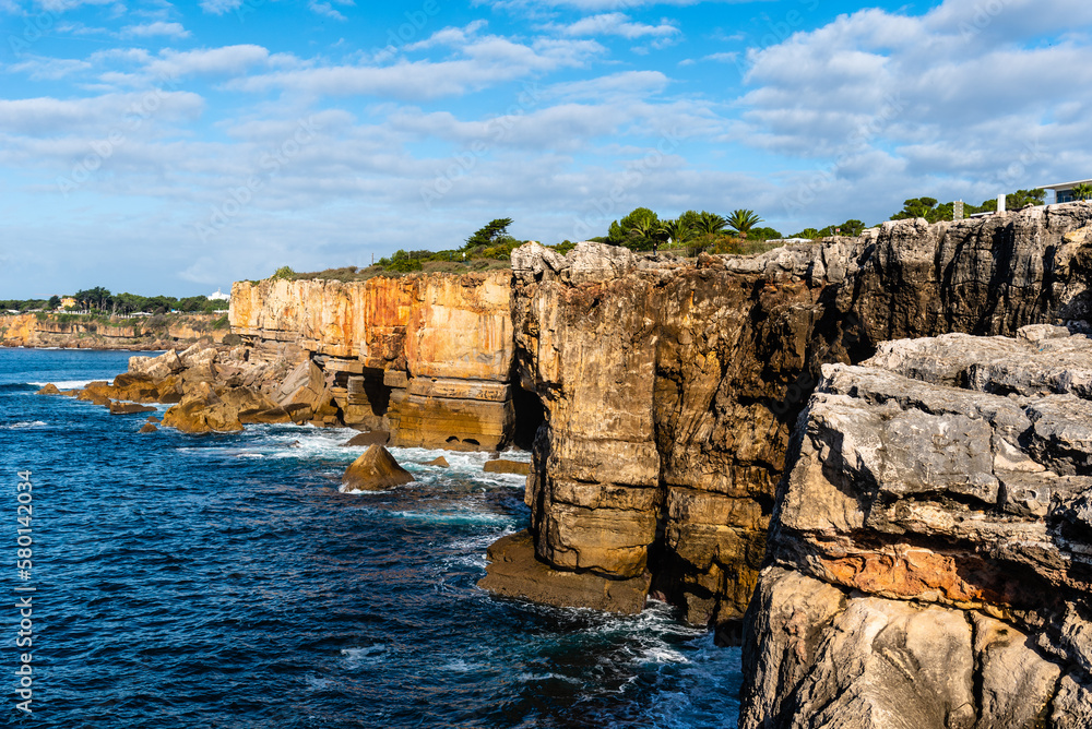 Stockfoto med beskrivningen Boca do Inferno is a natural phenomenon in ... Stockfoto med beskrivningen Boca do Inferno is a natural phenomenon in ...