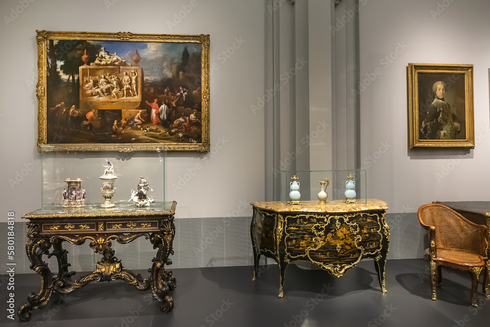 Foto de Interior of famous Amsterdam Rijksmuseum dedicated to arts and ...