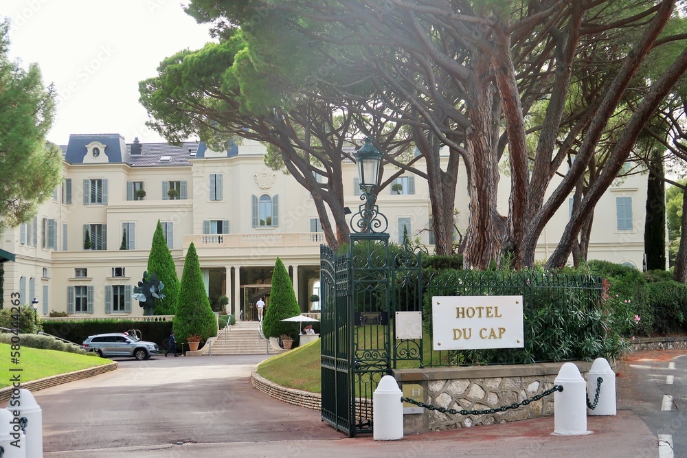 Entrée de l’Hôtel du Cap Eden Roc, célèbre hôtel de luxe / palace du ...
