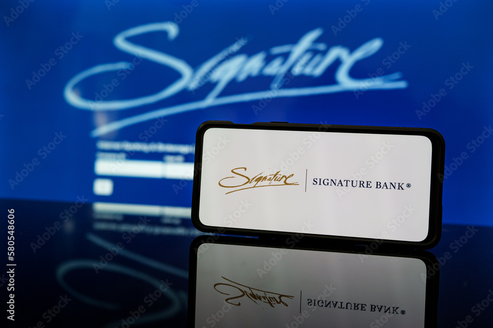Signature bank logo and website on screen. American Siganture bank ...