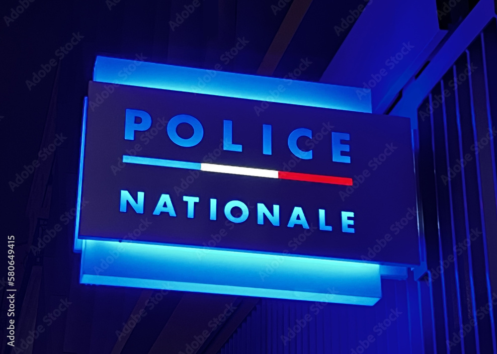 Enseigne lumineuse Police Nationale française. Stock Photo | Adobe Stock