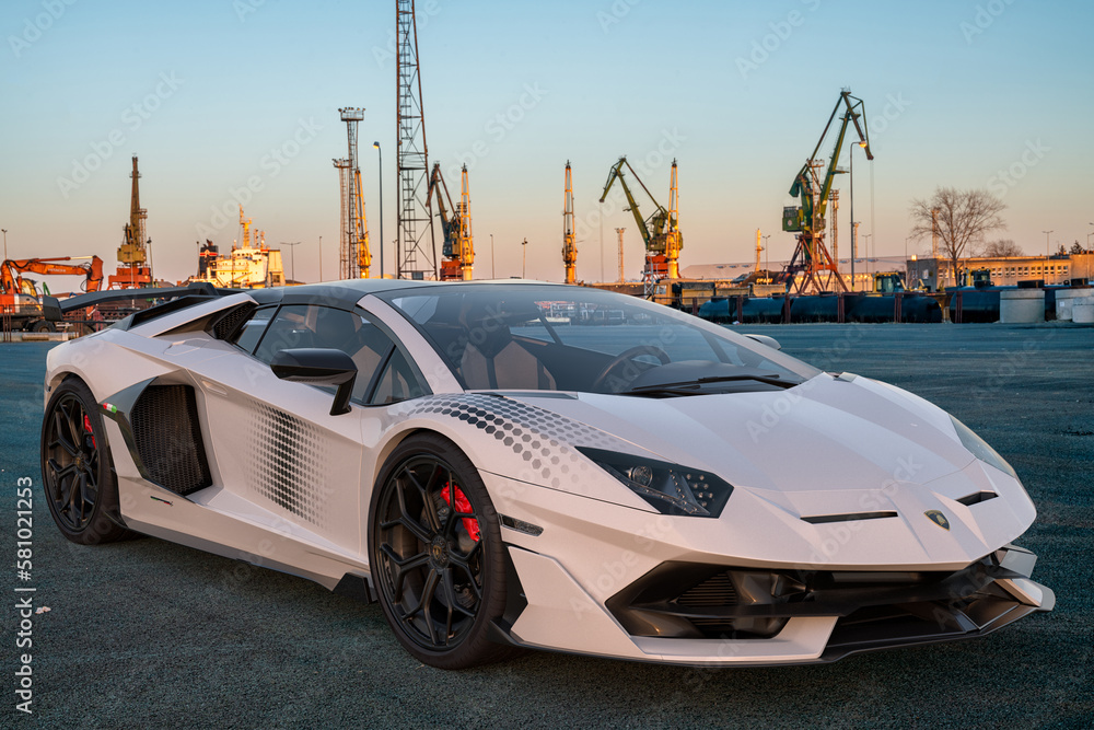 Lamborghini Aventador SVJ. The fastest car in the history of the brand ...
