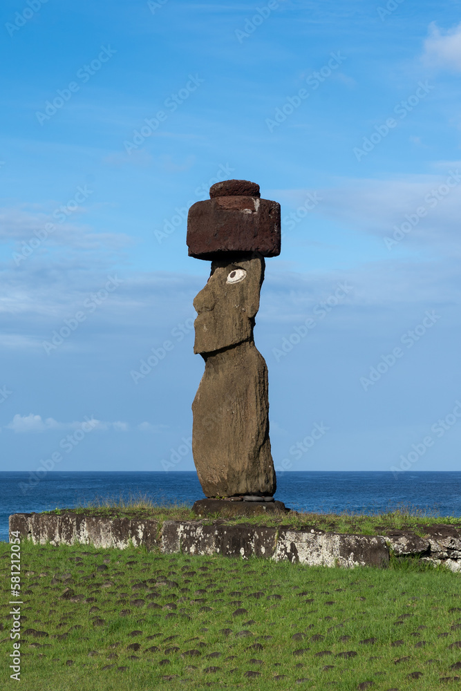 Side view of the moai of Ahu Ko Te Riku with headgear and eyes on ...