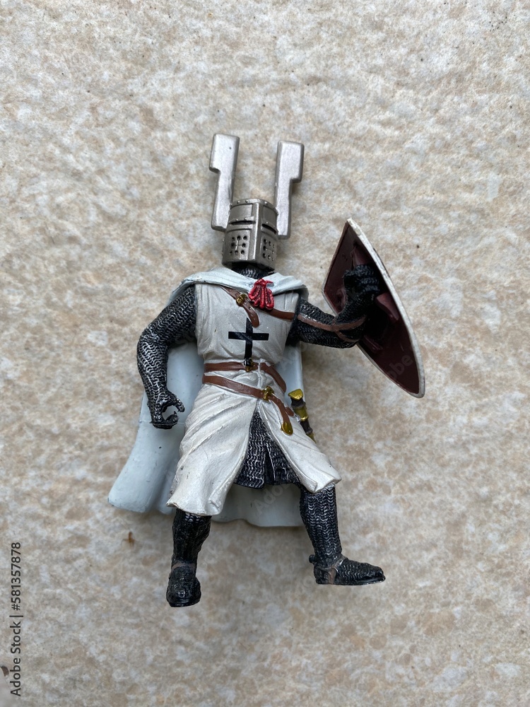 ids toy collectible A White full-length figure Knight Templar with ...