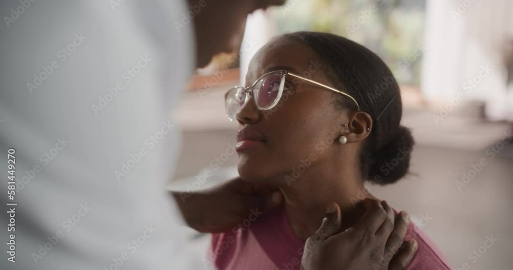 Video „Black Physician Inspect Neck Muscles For Any Damages of a Female ...