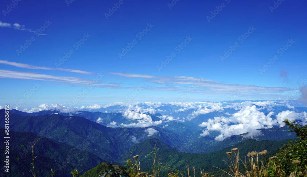 Blue sky and White Clouds of Himalayan Range of Silk Route Sikkim Stock ...