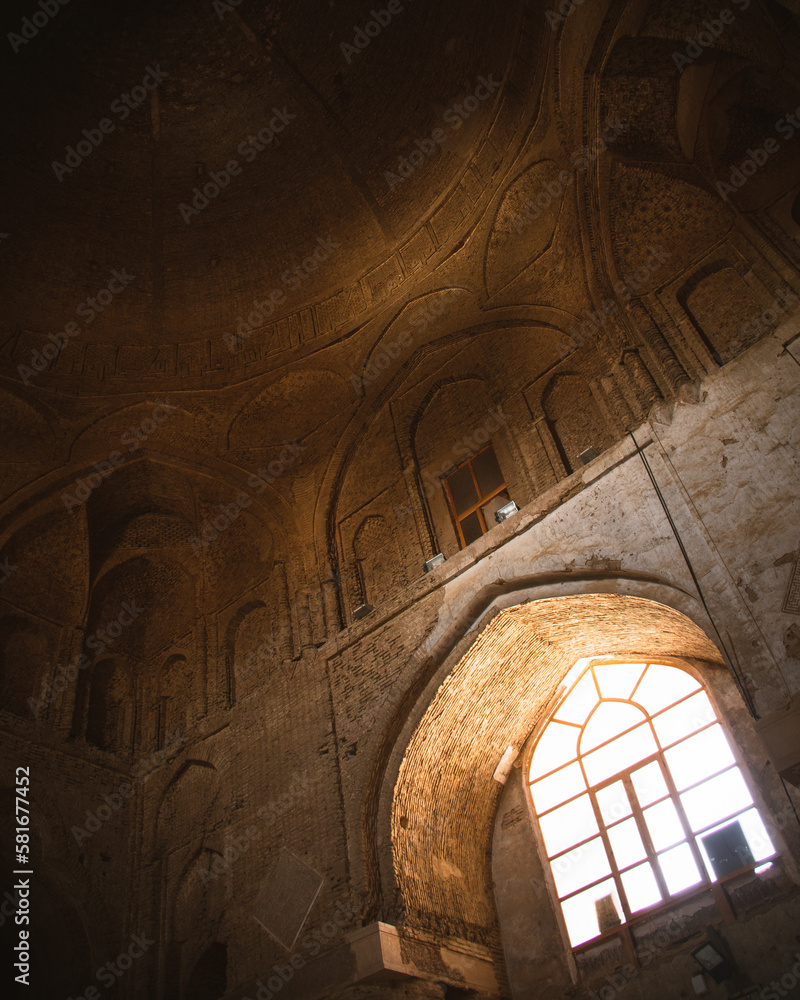 Masjed-e Jameh Mosque Ceiling with Roof Circle Window and Muqarna ...