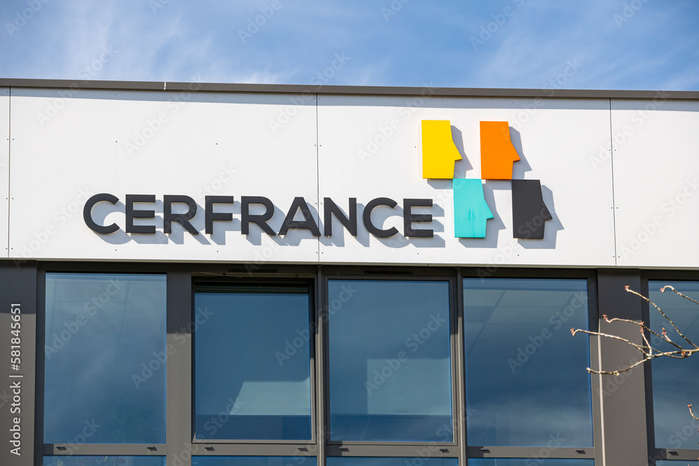 CER France. Logo sur facade batiment Stock Photo | Adobe Stock