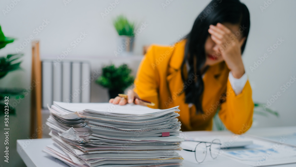 Close up hands of bookkeeper doing bookkeeping calculating audit ...