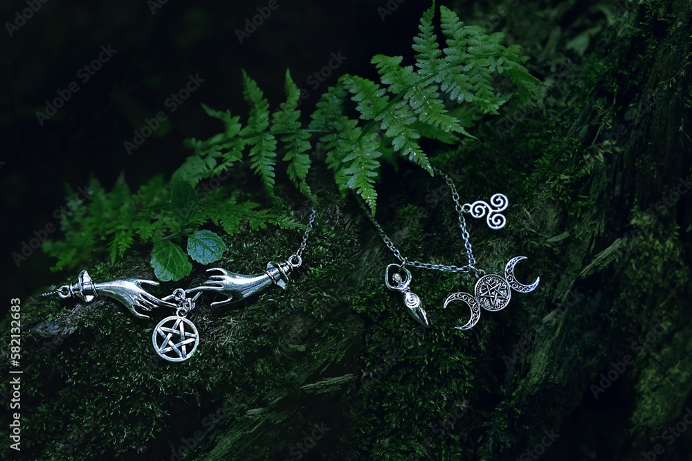 Magic amulets with symbols of pentagram, Triple Goddess, Lunar phase on ...