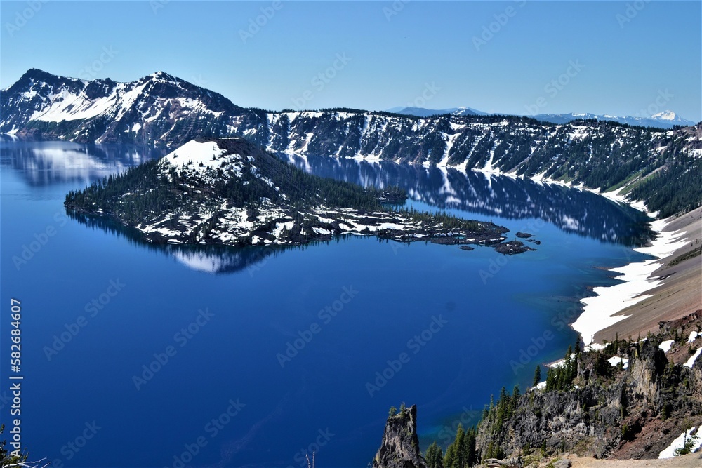 Crater Lake National Park in the Cascade Mountains of southern Oregon ...