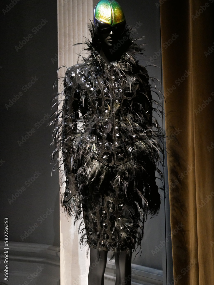 Thierry Mugler : "Insect" helmet sculpted by Jean-Jacques Urcun. Skirt ...