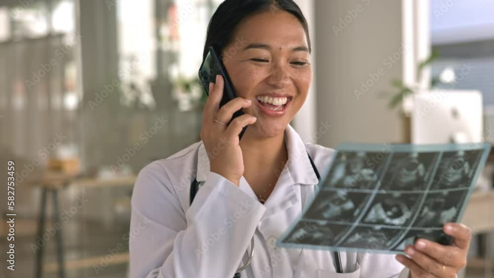 Vidéo Stock Ultrasound xray, woman and phone call of gynecologist for ...