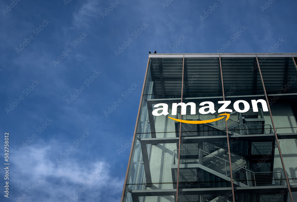Amazon logo on their German Headquarter in Munich Stock-foto | Adobe Stock