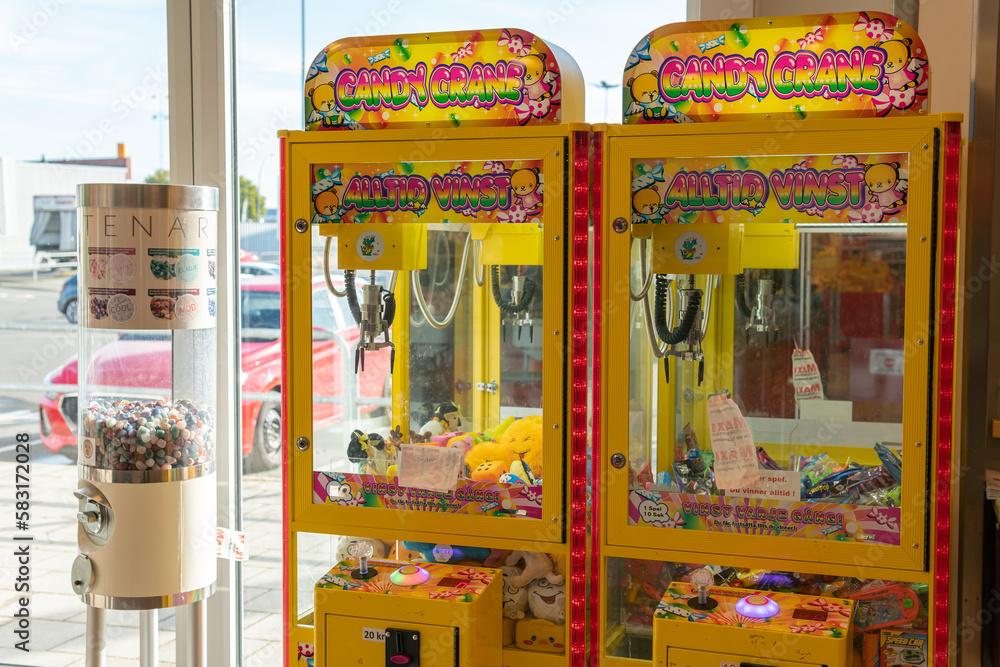 Sweden, Knislinge – September 16, 2022: Old vintage gaming machine in a ...