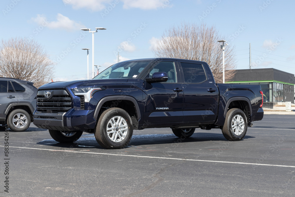 Toyota Tundra display. Toyota offers the Tundra in Double Cab and ...