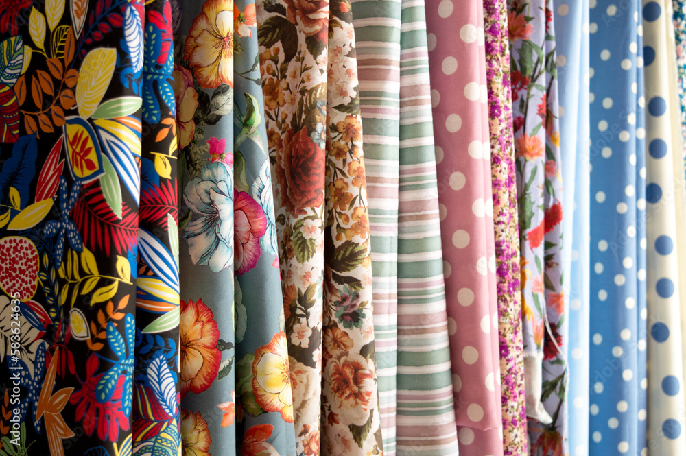 muestrario de varias telas estampadas para diseño de moda y decoración ...