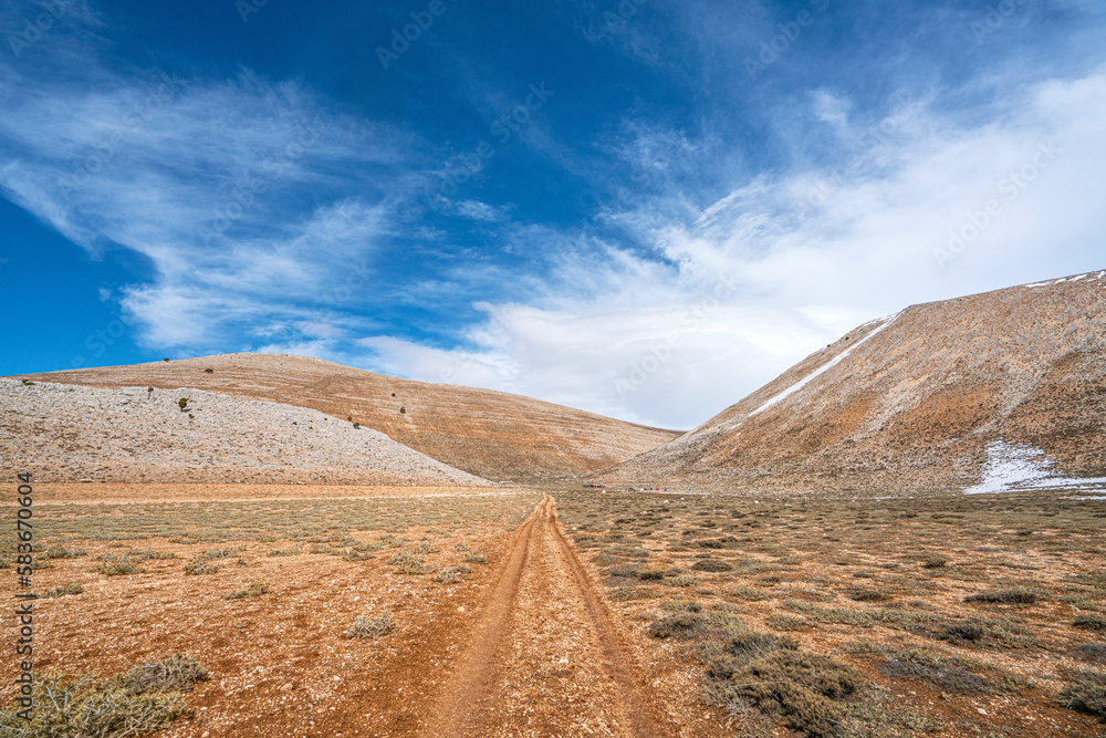 With an altitude of 3086 meters, the highest peak of the majestic Bey ...