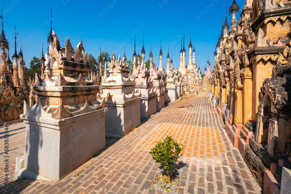 Kakku Pagodas (Mwe Taw Kakku Pagodas) Complex, Inle Lake, Shan State ... Kakku Pagodas (Mwe Taw Kakku Pagodas) Complex, Inle Lake, Shan State ...