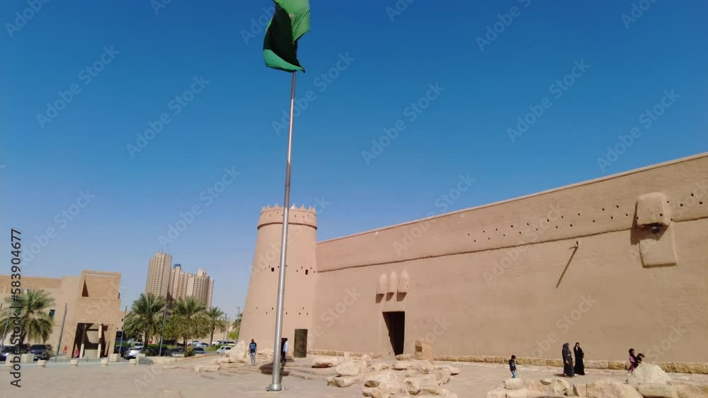 Riyadh, Saudi Arabia: Saudi national flag flies above the famous Masmak ...