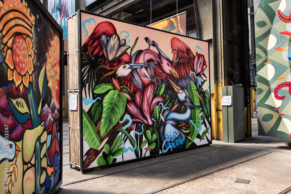Foto de STRAAT - museum for graffiti and street art at NDSM shipyard ...
