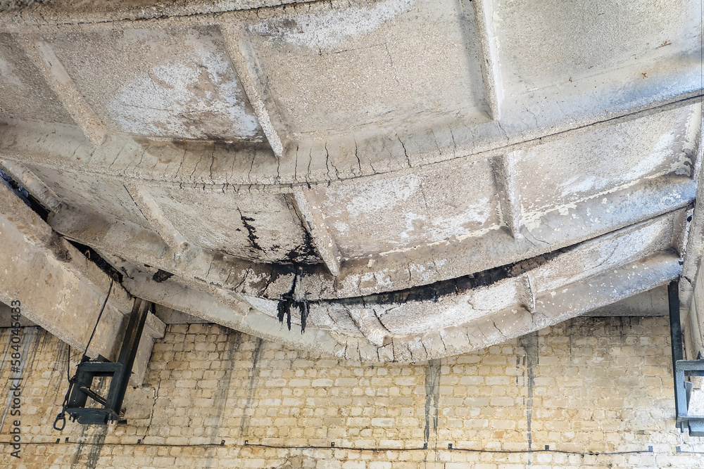 Deflection, cracked and collapse of ribbed slabs from high temperatures ...