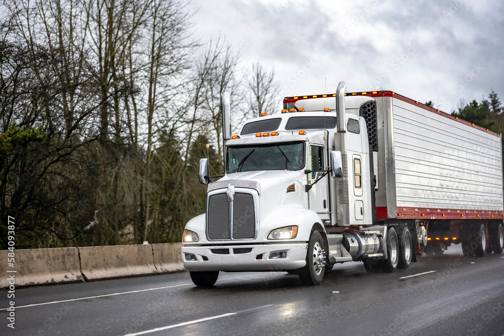 Classic white big rig semi truck tractor with extended cab with windows ...