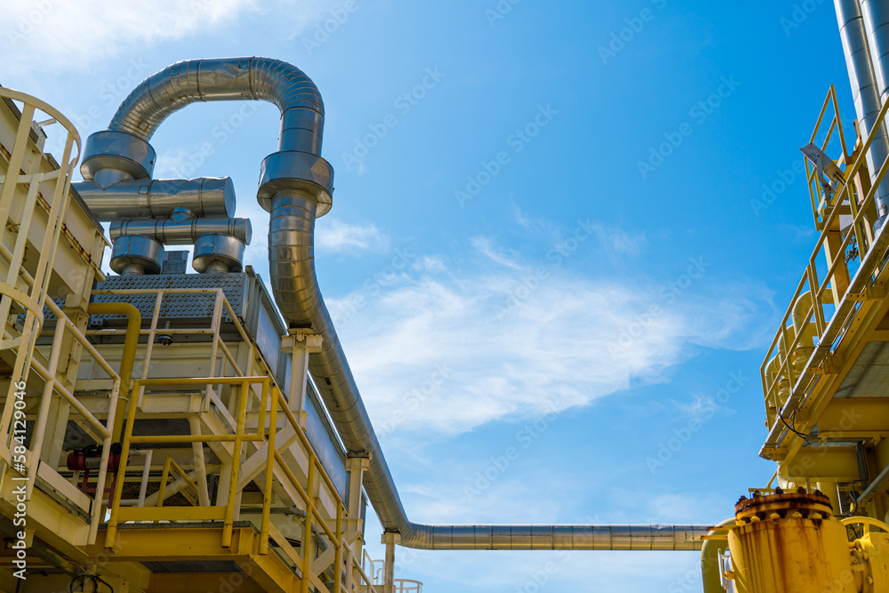 Heating medium oil pipeline protected with stainless steel insulation ...