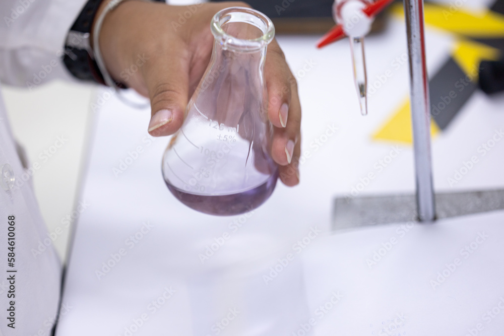 Titration method for determining salt iodate and salt iodide content in ...