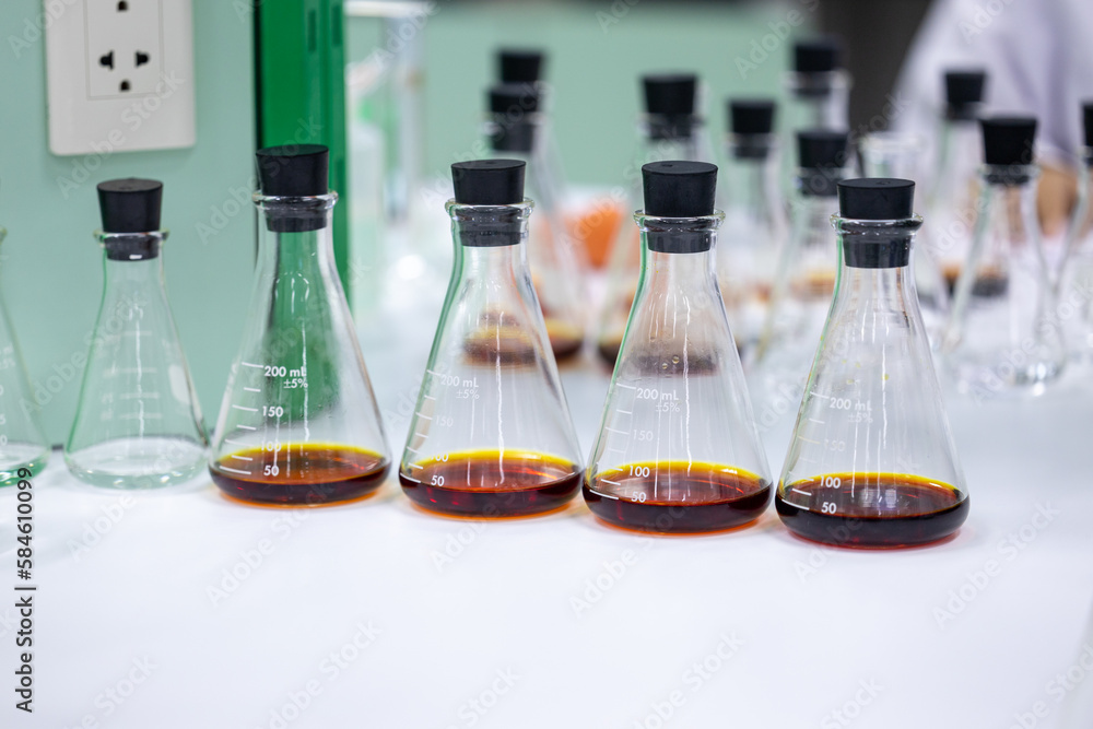 Foto de Titration method for determining salt iodate and salt iodide ...