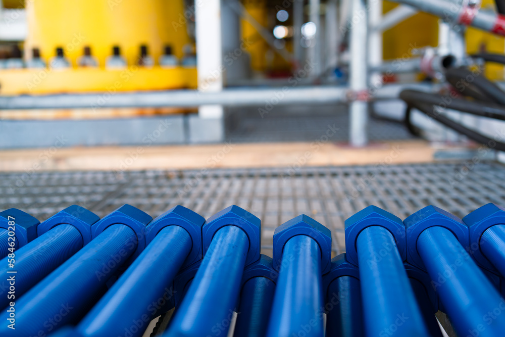 Petroleum industrial metal bolts for replacement of worn out bolts with ...