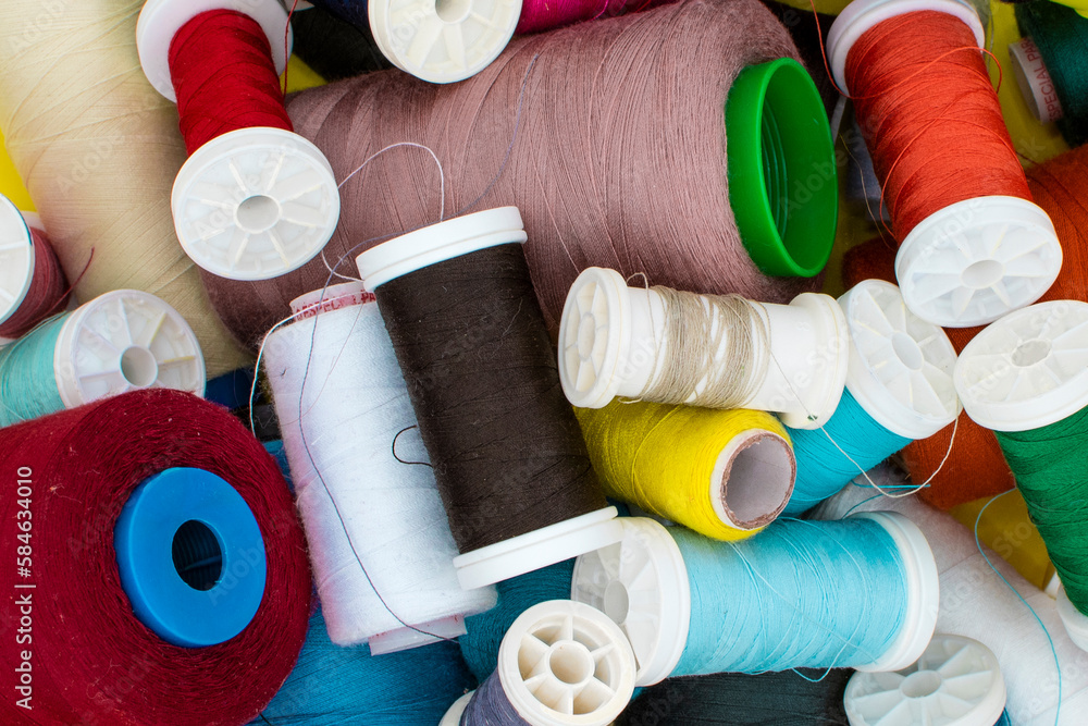 hilos de colores Stock Photo | Adobe Stock