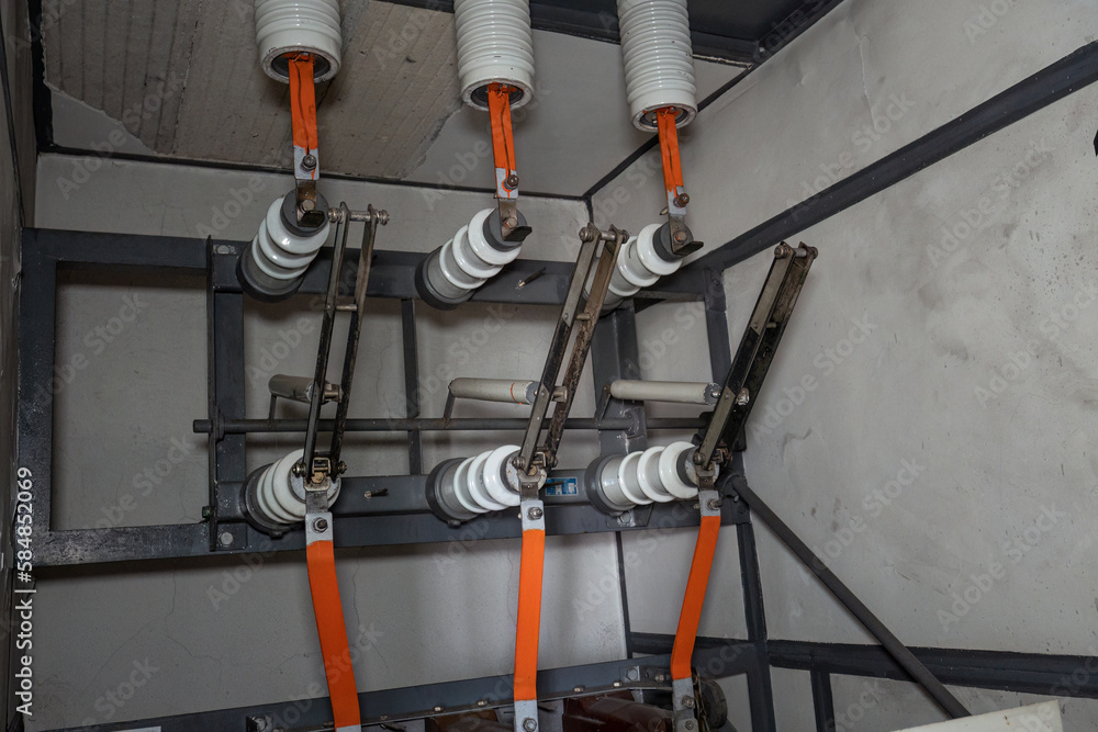 Foto de A disconnected disconnect switch in the substation hill. do ...