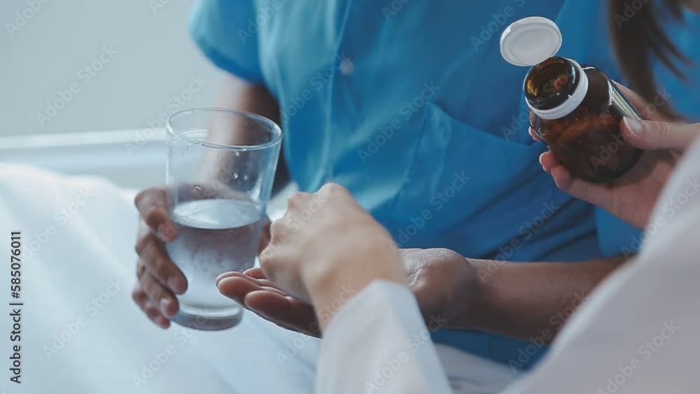 Female doctors recommend patients using chemotherapy as a way to help ...