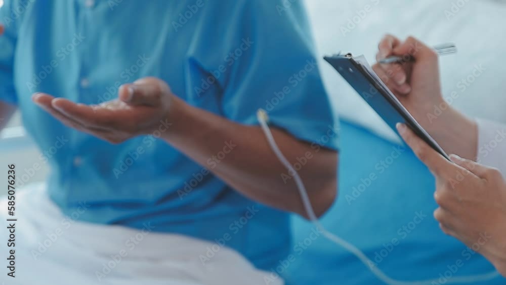 Female doctors recommend patients using chemotherapy as a way to help ...