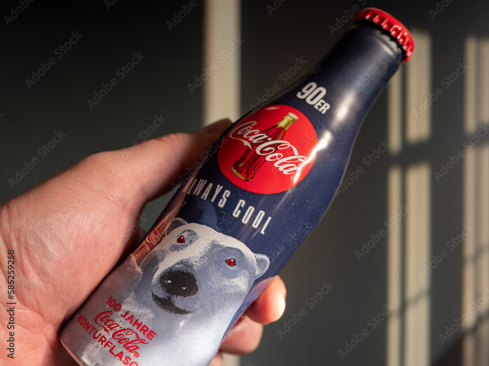 Contour bottle "90s" from the special edition "100 Years of Coca-Cola ...