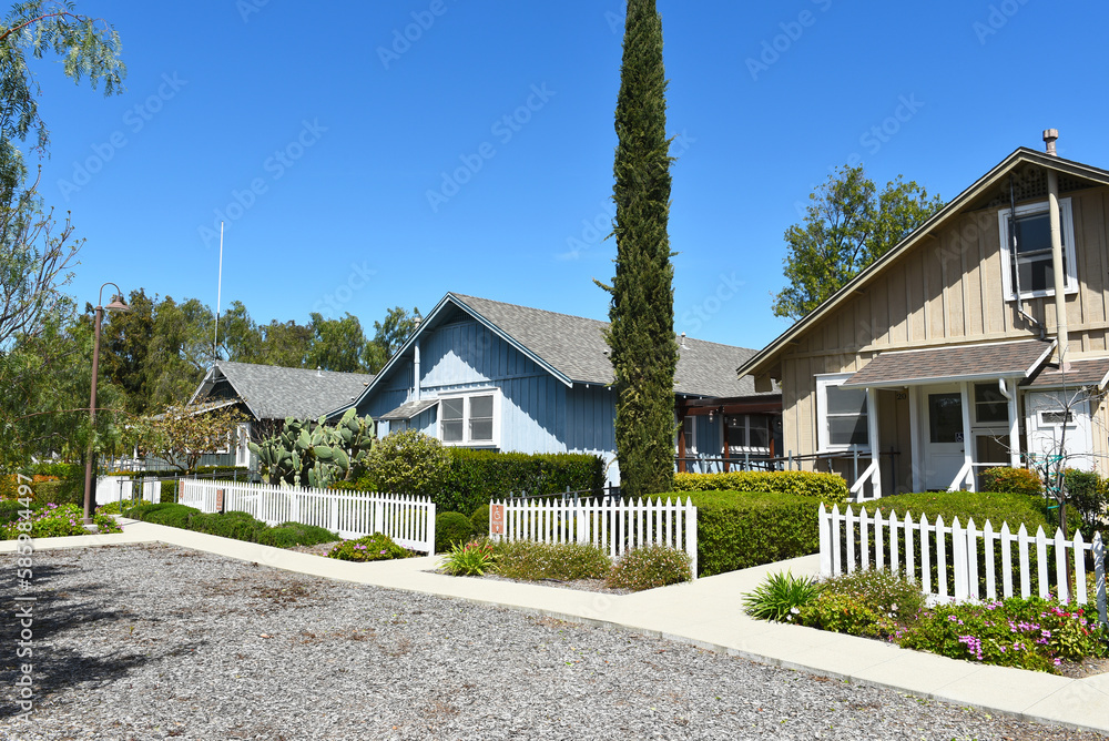 IRVINE, CALIFORNIA - 27 MAR 2023: Row Houses in the Irvine Ranch ...