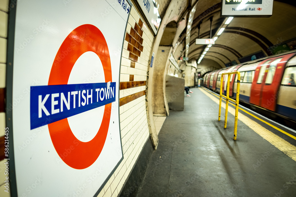 London- Kentish Town Underground logo platform, Northern Line tube ...