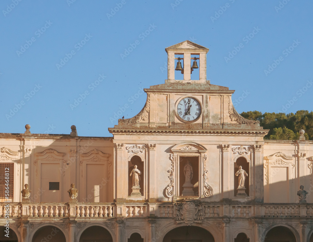 Foto de Palacio del arzobispo en la plaza de la catedral en Lecce ...