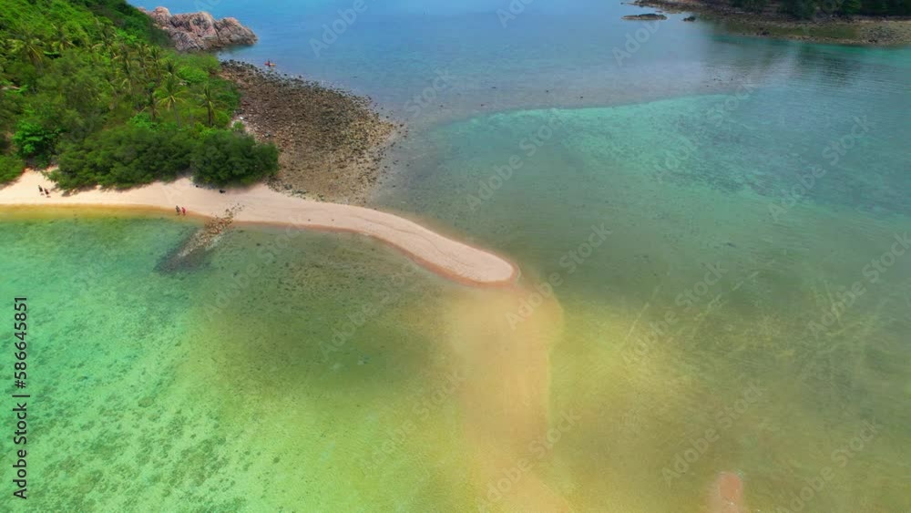 Video „Breathtaking natural sandbar formation that connects the ...