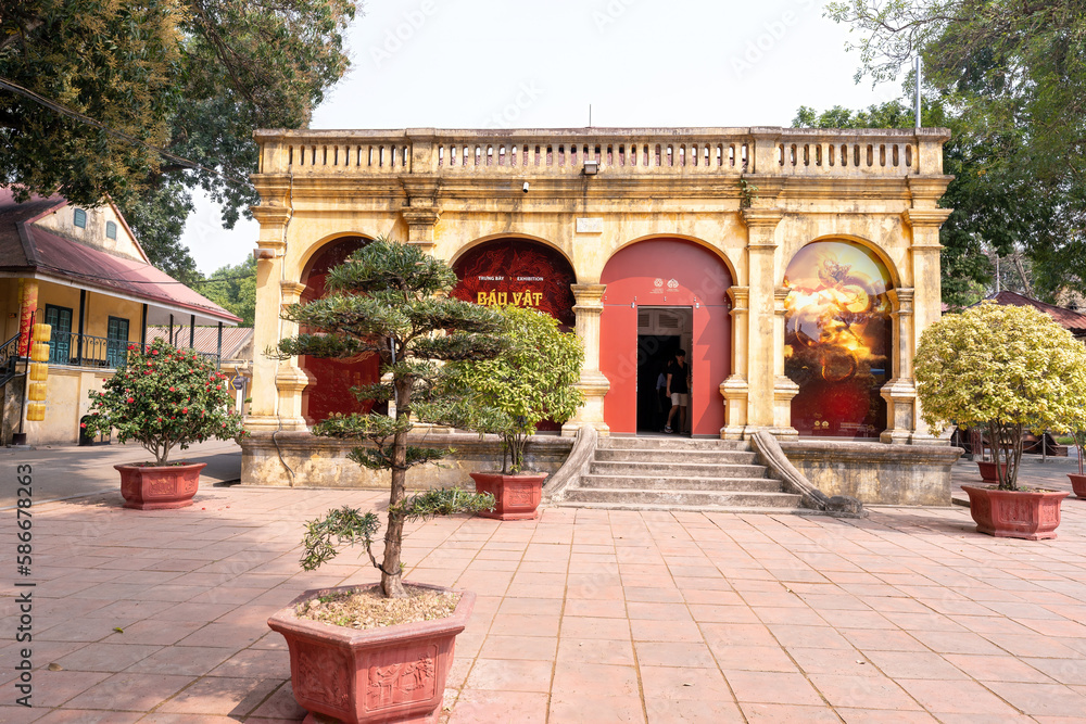Foto de view inside of Imperial Citadel of Thang Long in Hanoi, Vietnam ...